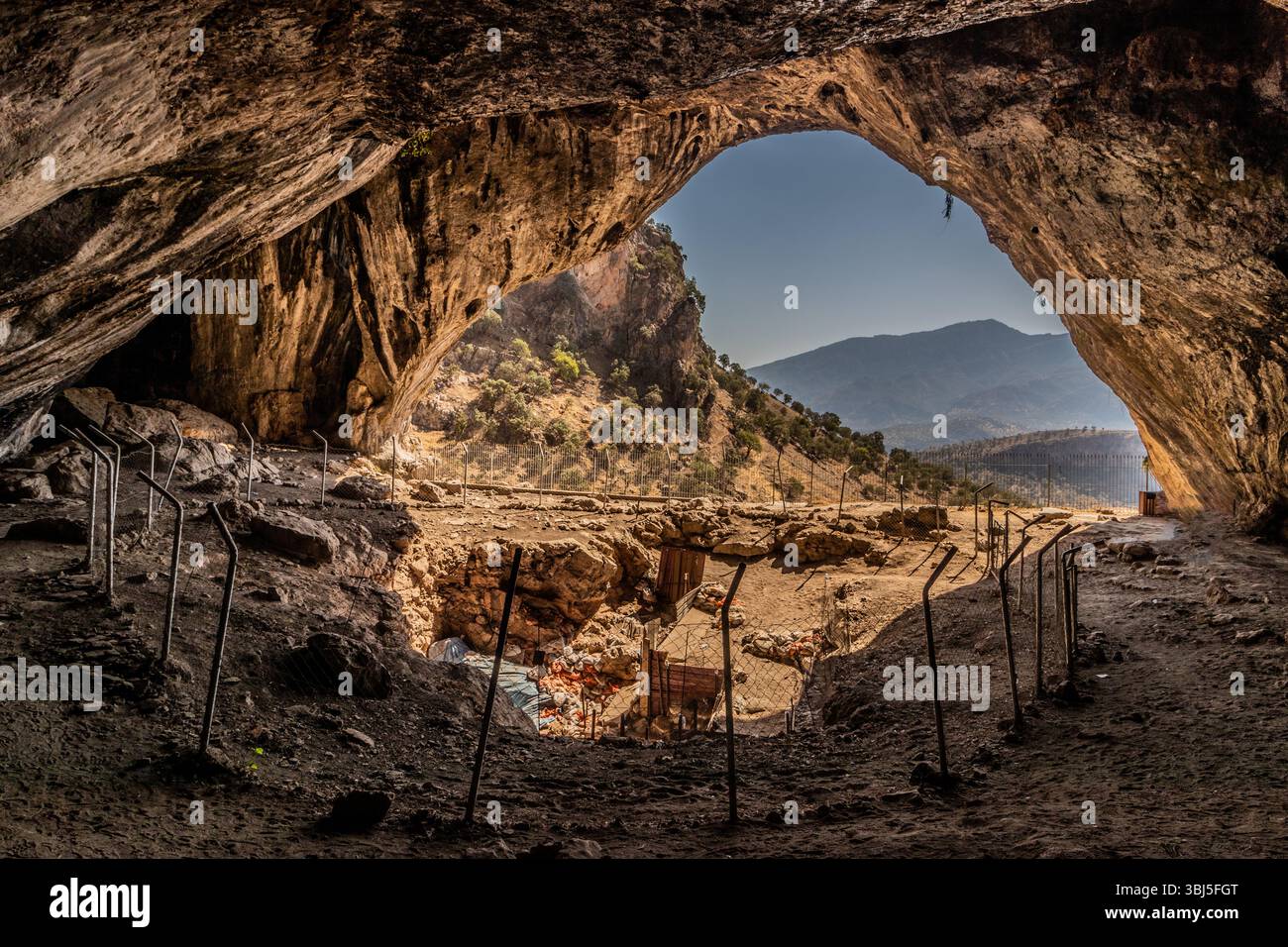 View of Shanidar cave, Kurdistan Region of Iraq Stock Photo - Alamy
