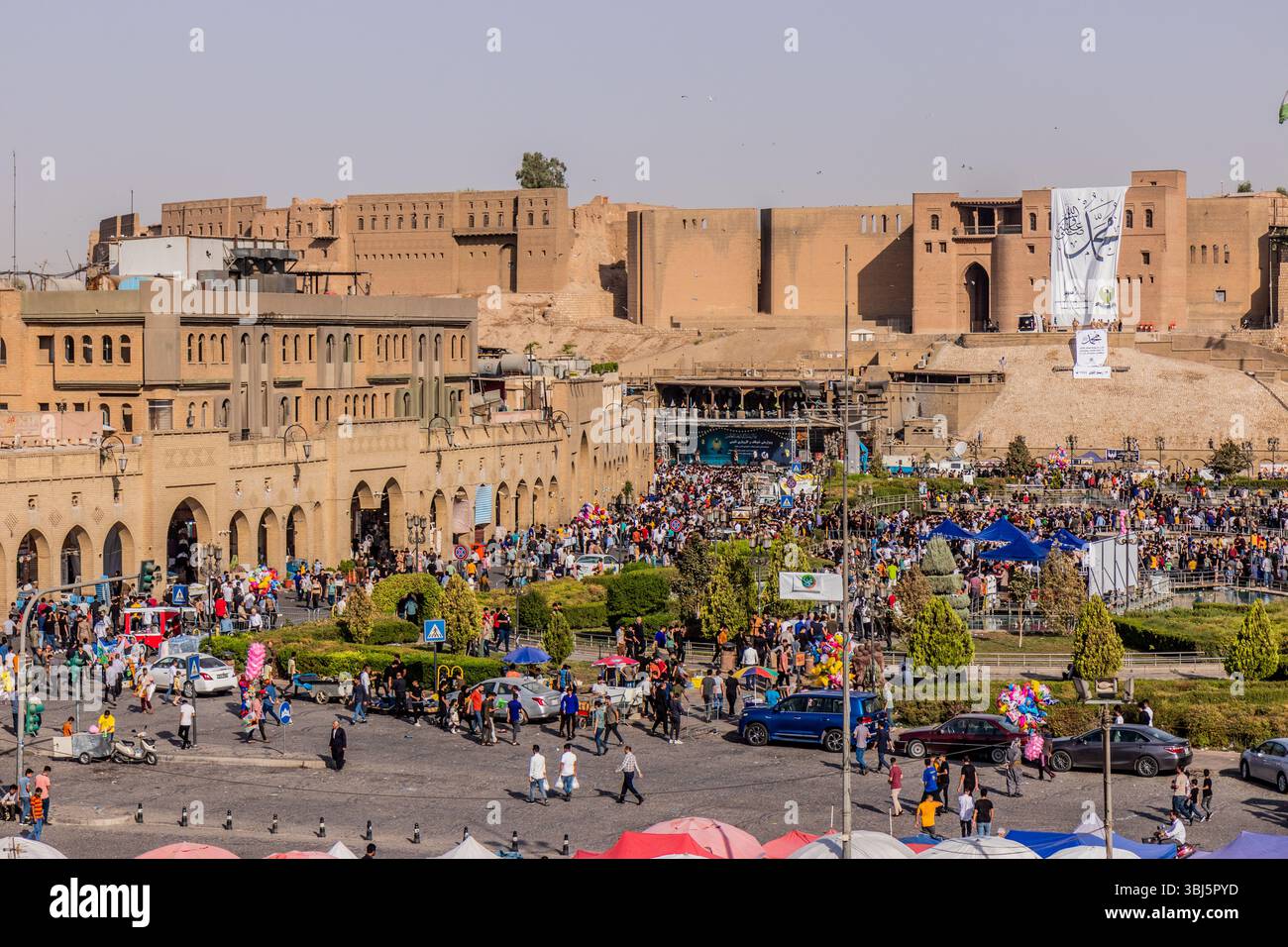 ERBIL, IRAQ - OCTOBER 8, 2022: Citadel walls behind the Bakhi Shar ...