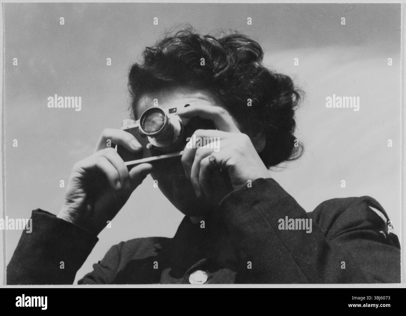 Shoulders fashion week hi-res stock photography and images - Alamy