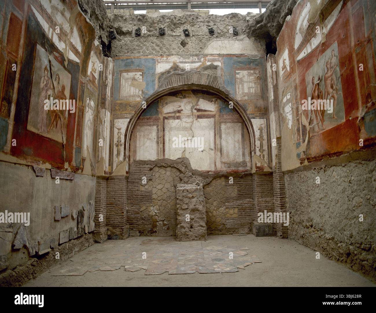 Mural paintings on the walls of College of the Augustales, Herculaneum ...