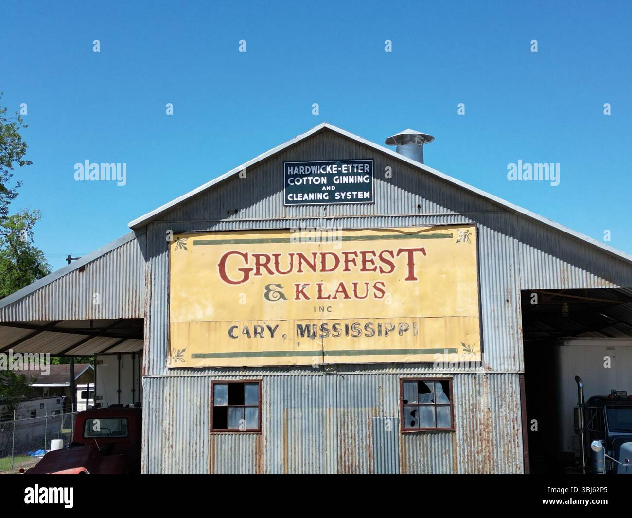 1800s cotton gin hi-res stock photography and images - Alamy