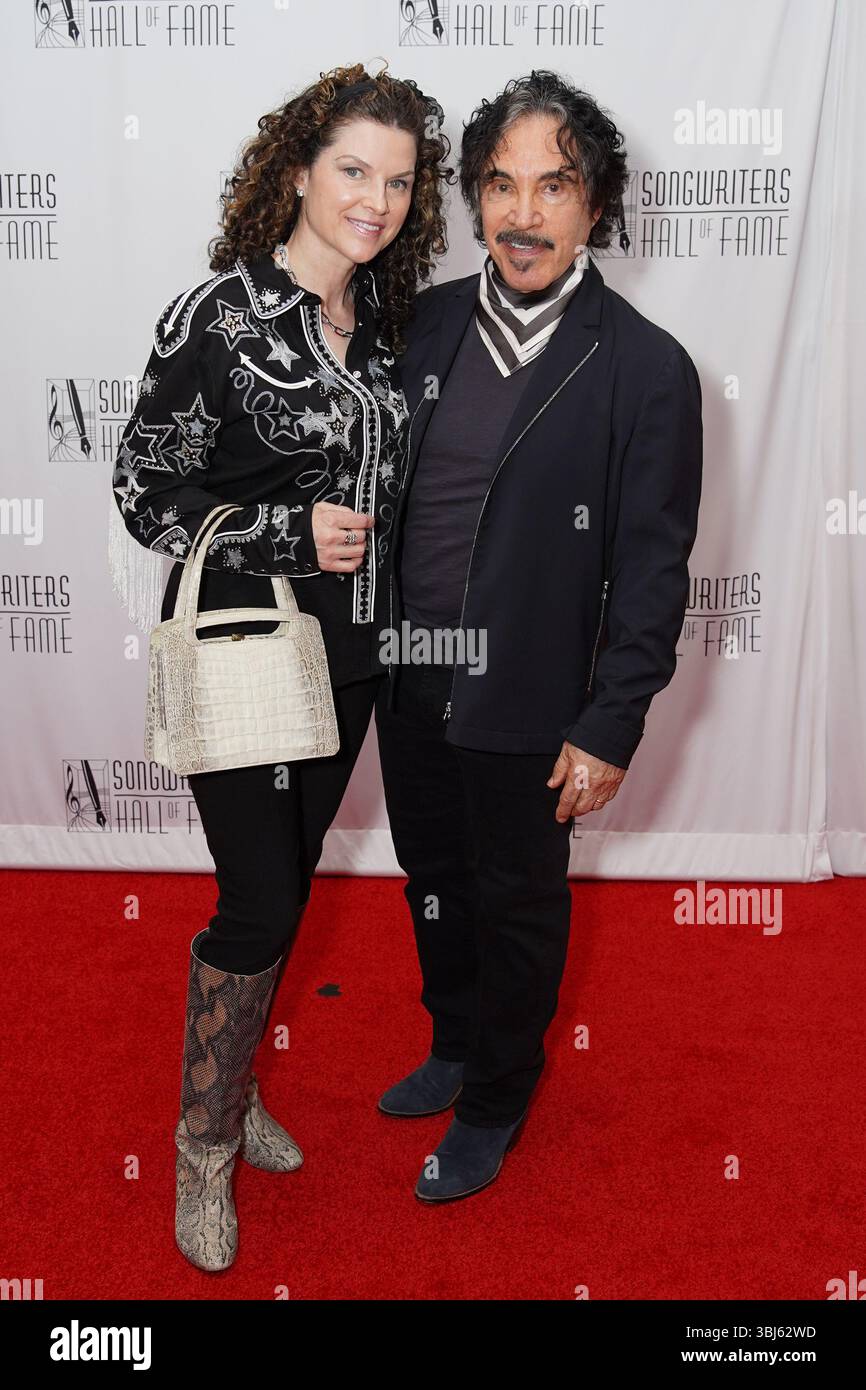 New York, United States. 12th June, 2025. Aimee Oates and John Oates (L ...