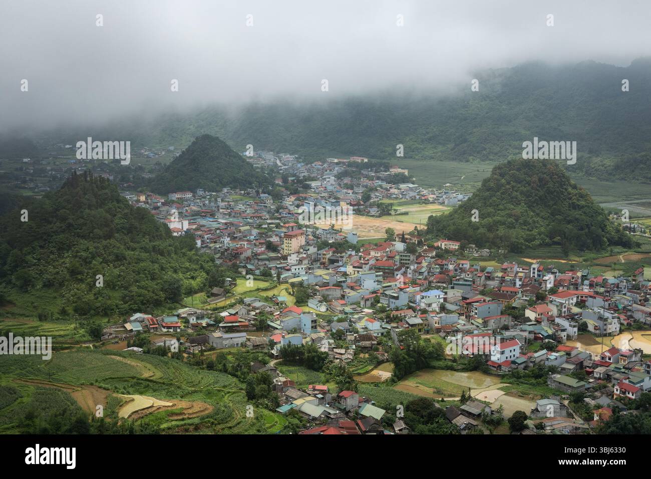 Small rural town among tropical hi-res stock photography and images - Alamy