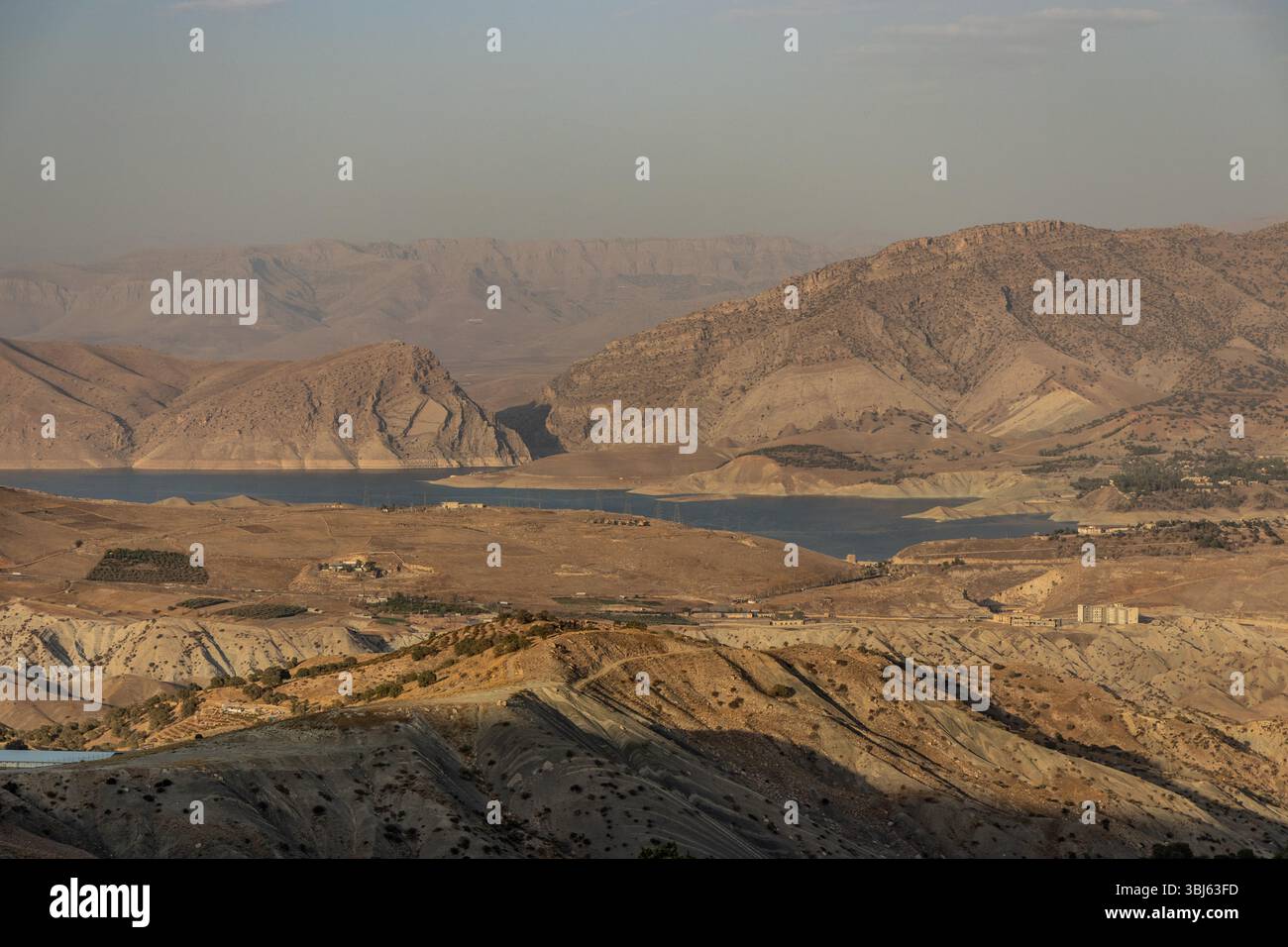 Dukan lake in Kurdistan Region of Iraq Stock Photo - Alamy