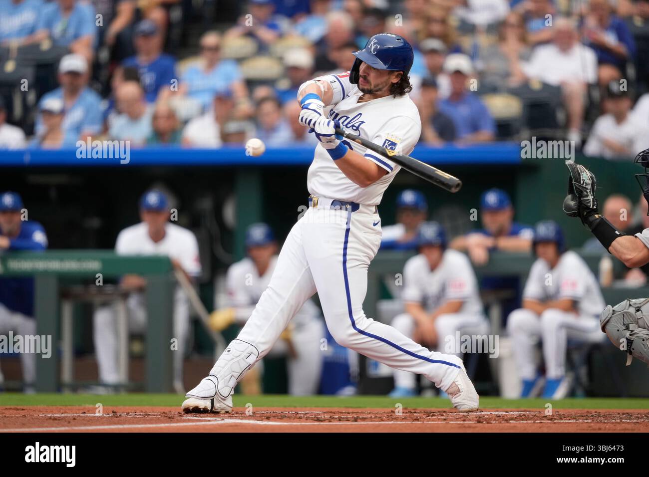Kansas City Royals' Vinnie Pasquantino hits during a baseball game ...