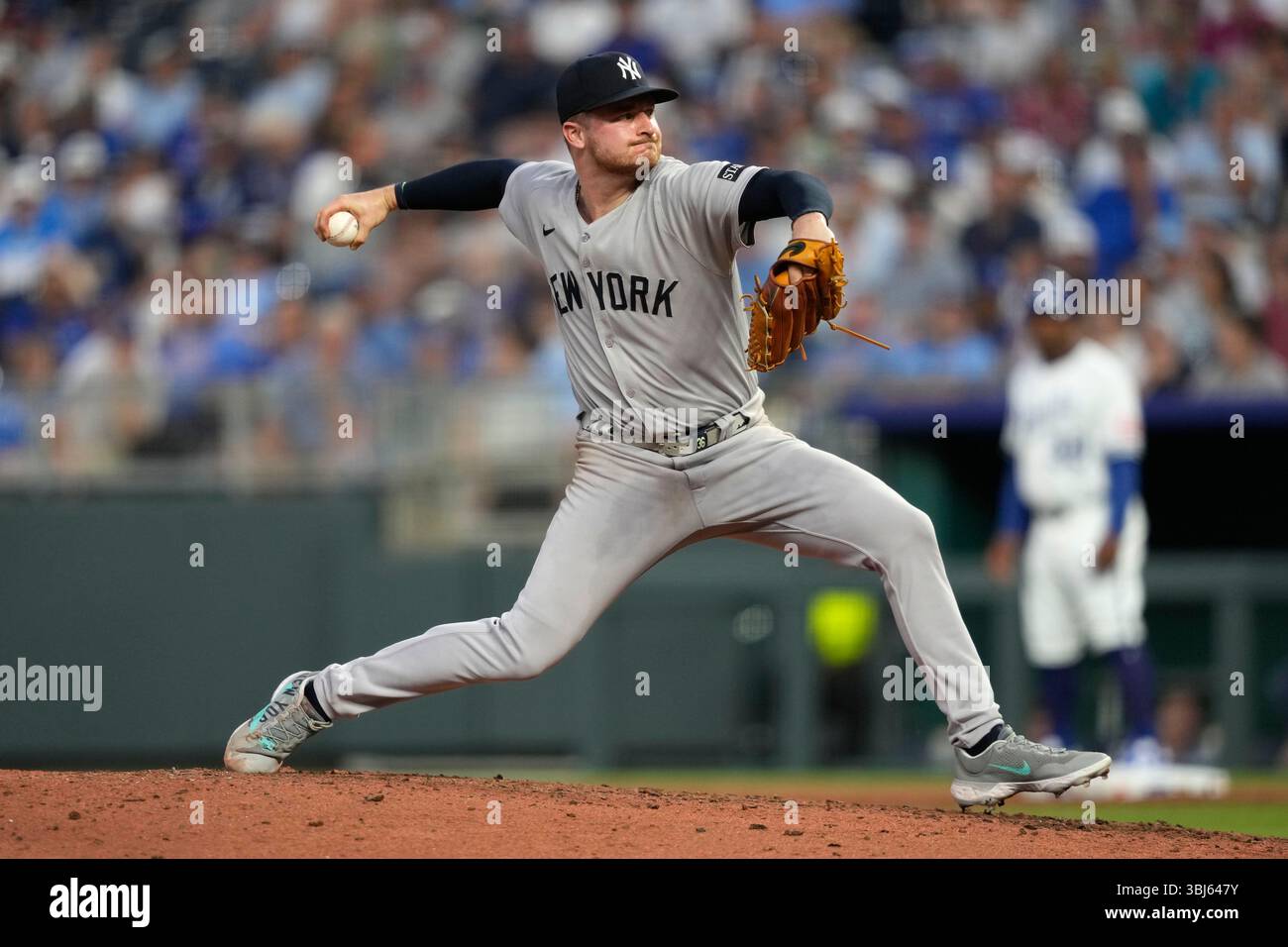New York Yankees starting pitcher Clarke Schmidt throws during a ...