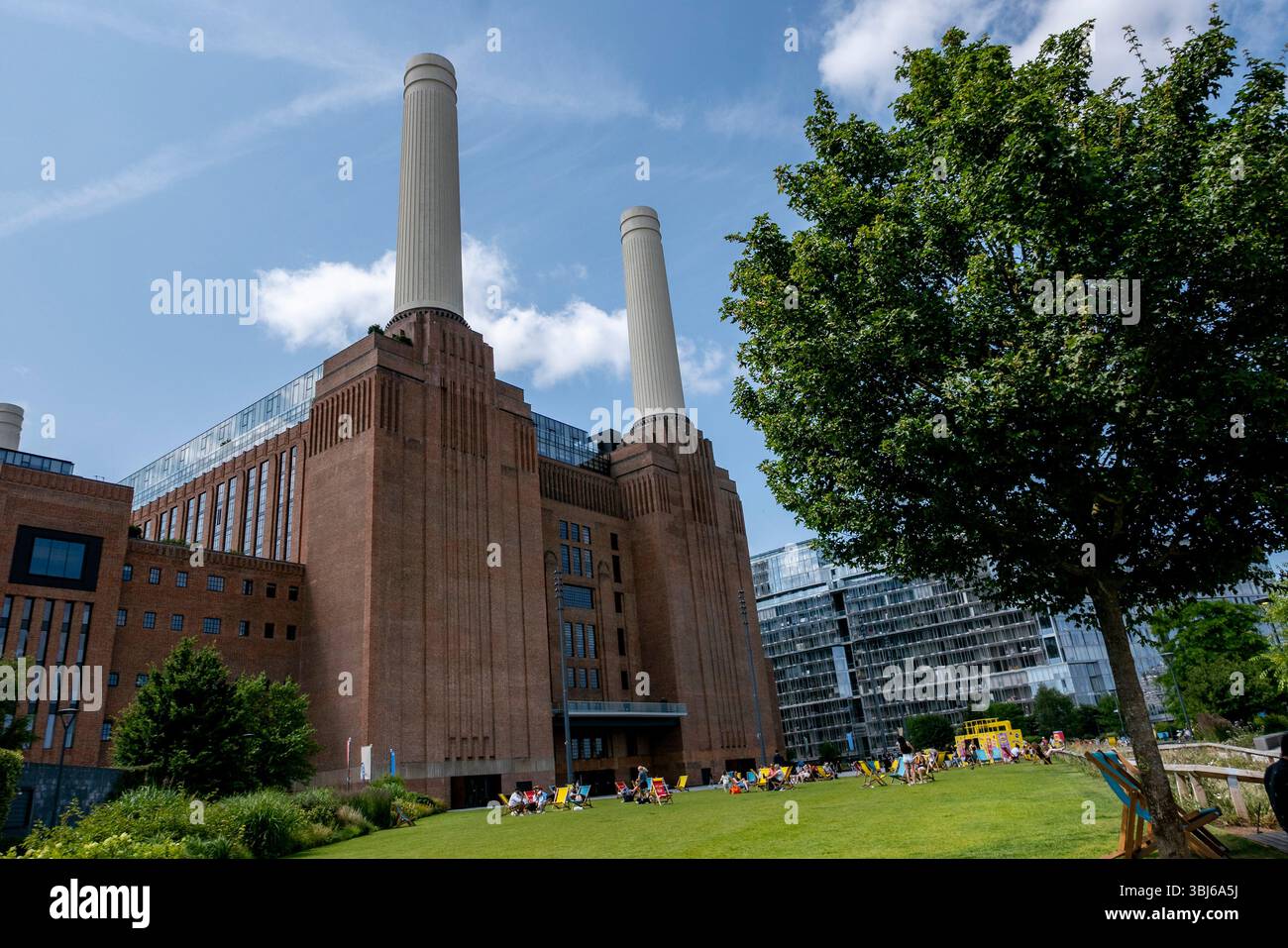 Views of Battersea Power Station in South London, England. Battersea ...