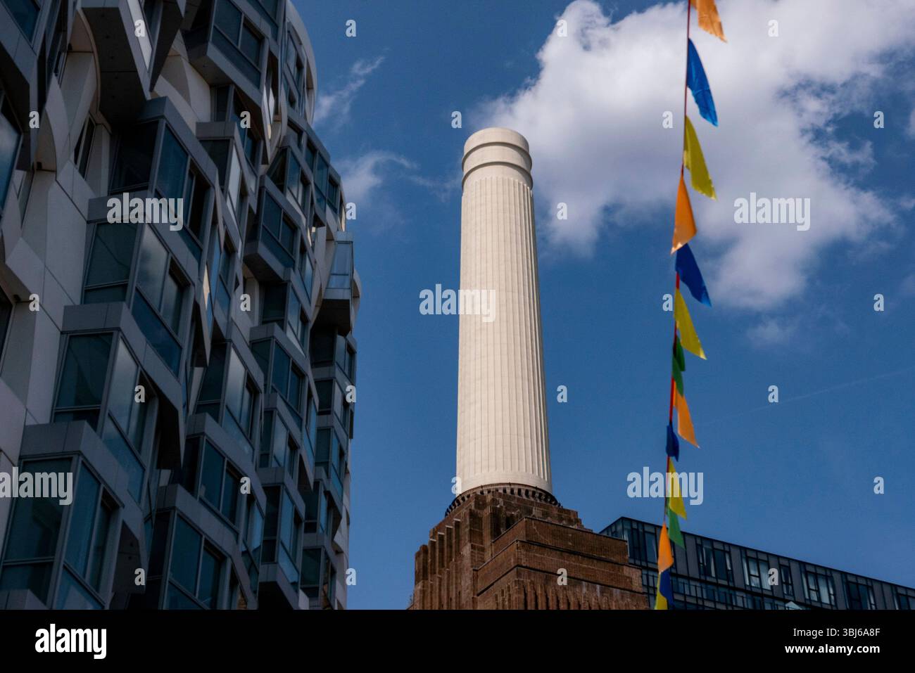 Views of Battersea Power Station in South London, England. Battersea ...