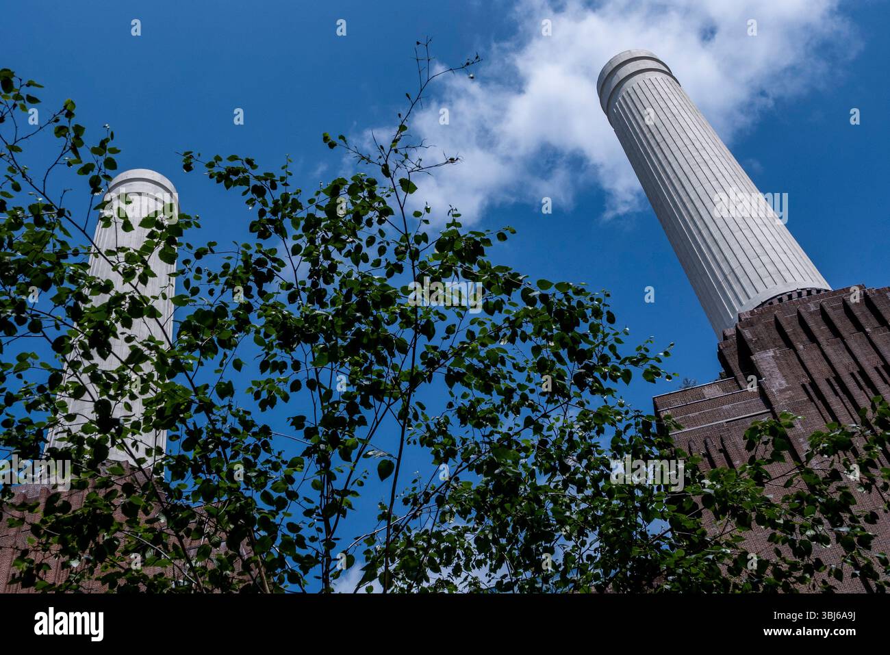 Views of Battersea Power Station in South London, England. Battersea ...