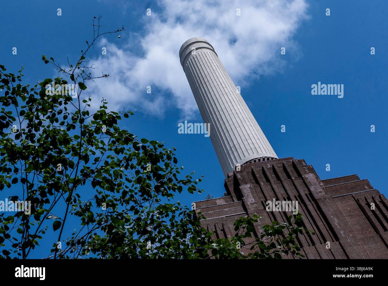 Views of Battersea Power Station in South London, England. Battersea ...