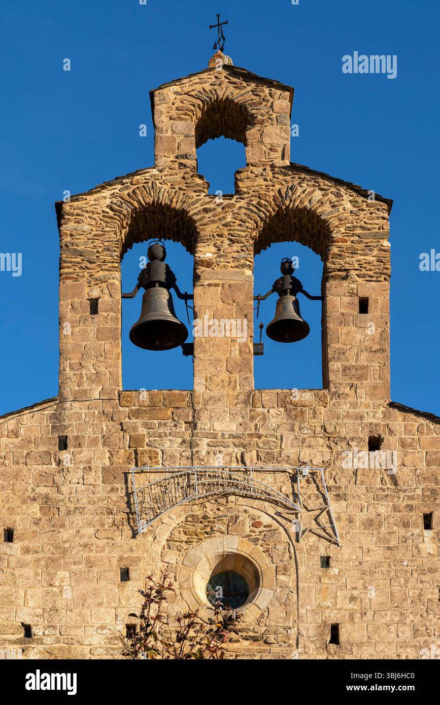 Medieval tower arched openings hi-res stock photography and images - Alamy