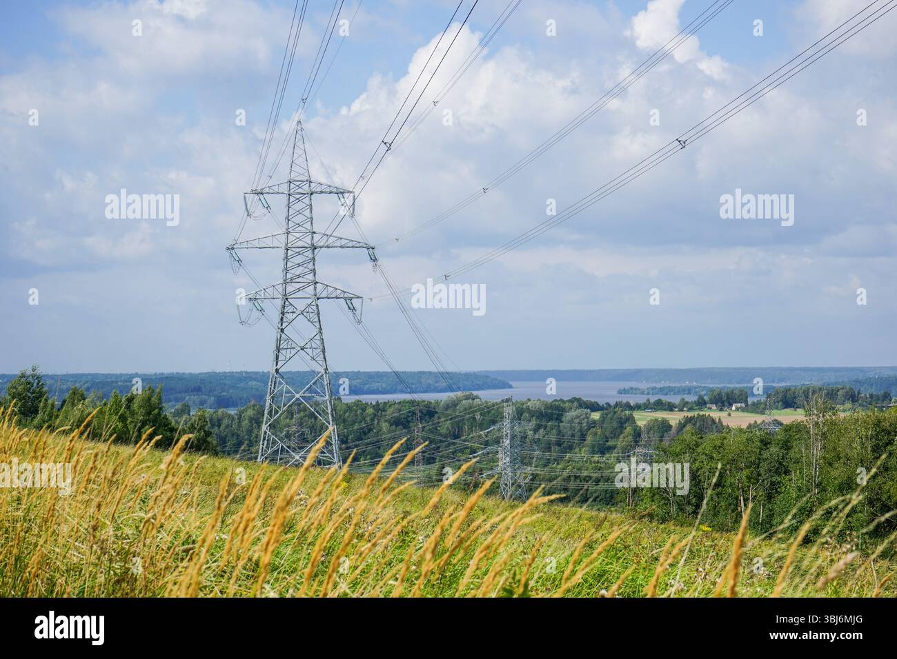 Overhead electrical system hi-res stock photography and images - Alamy