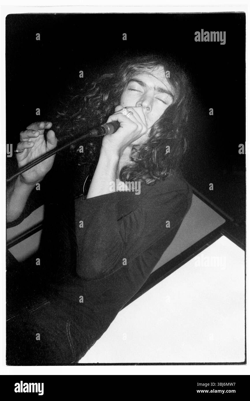 RICHARD ASHCROFT, THE VERVE, YOUNG, 1993: Singer Richard Ashcroft of ...