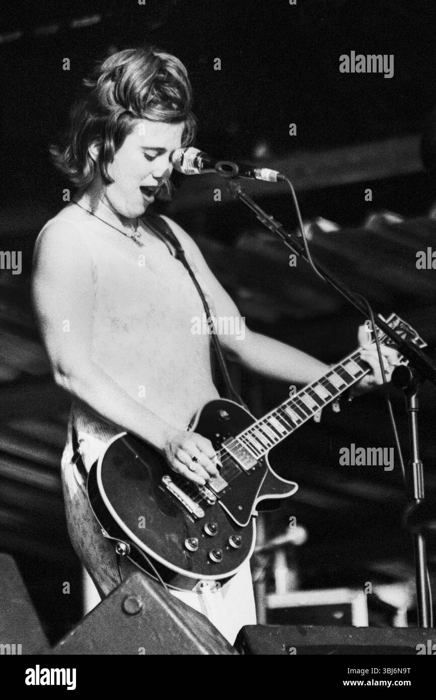LOUISE POST, VERUCA SALT, GLASTONBURY FESTIVAL, 1995: Singer and ...