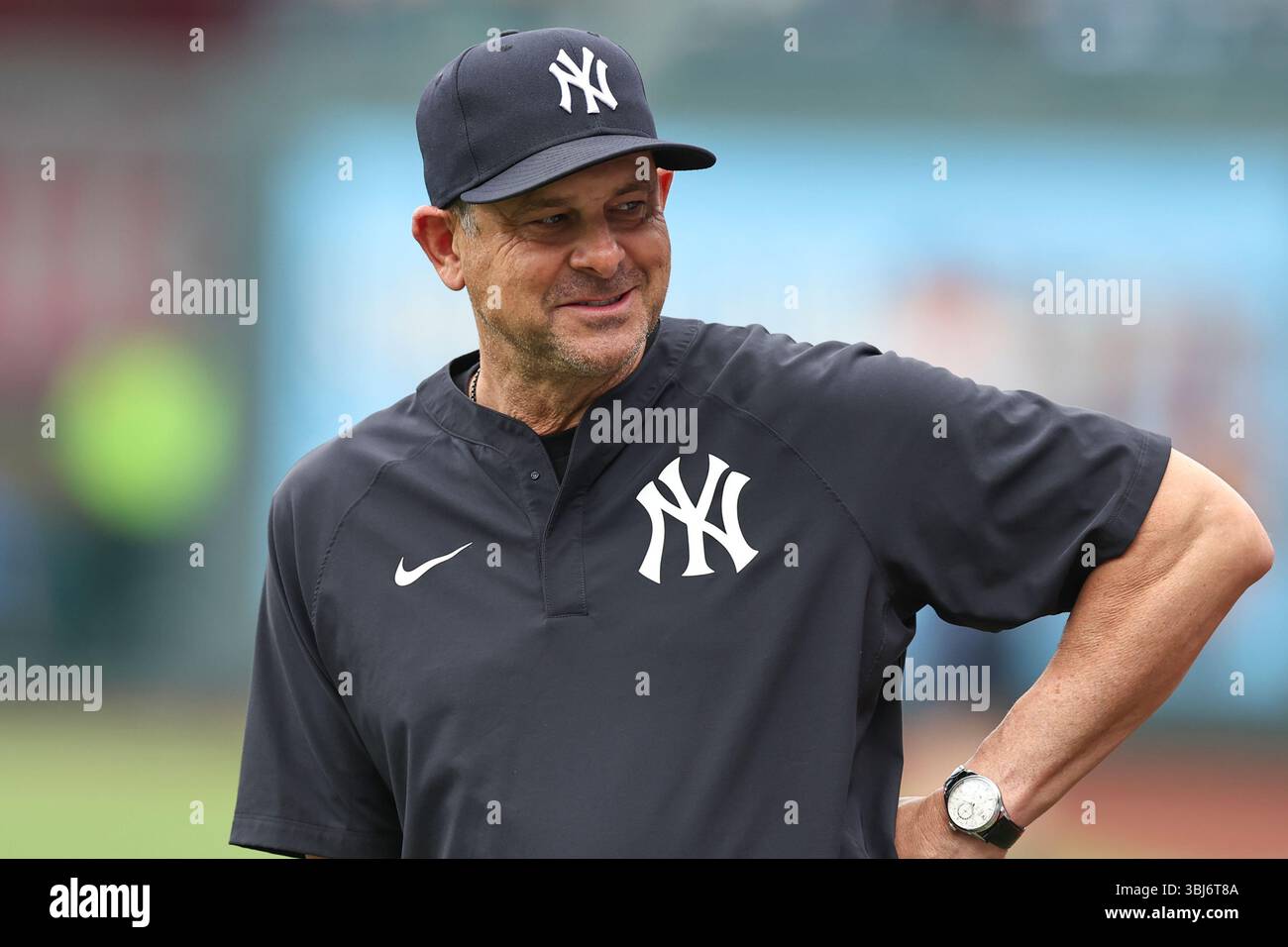 KANSAS CITY, MO - JUNE 12: New York Yankees manager Aaron Boone (17 ...