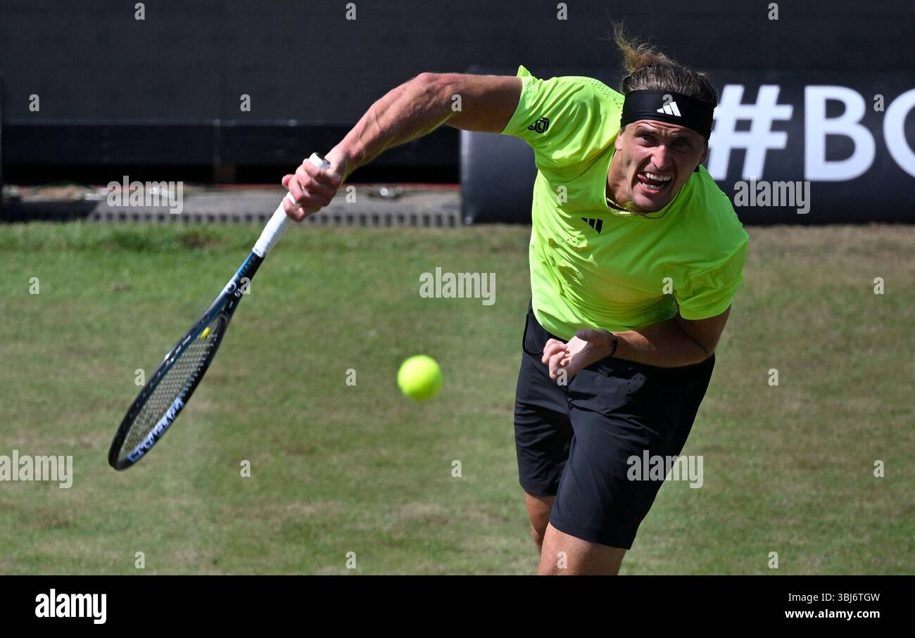 Brandon Nakashima (USA) Aktion Aufschlag Tennis Herren BOSS Open ATP ...
