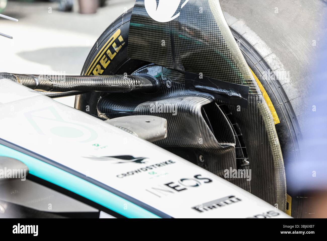 Mercedes AMG F1 Team W16, mechanical detail brakes, freins, duct ...