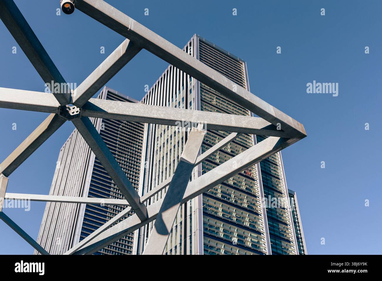Pergola roof The Garden at 120 at the Fen Court building with Stanza ...