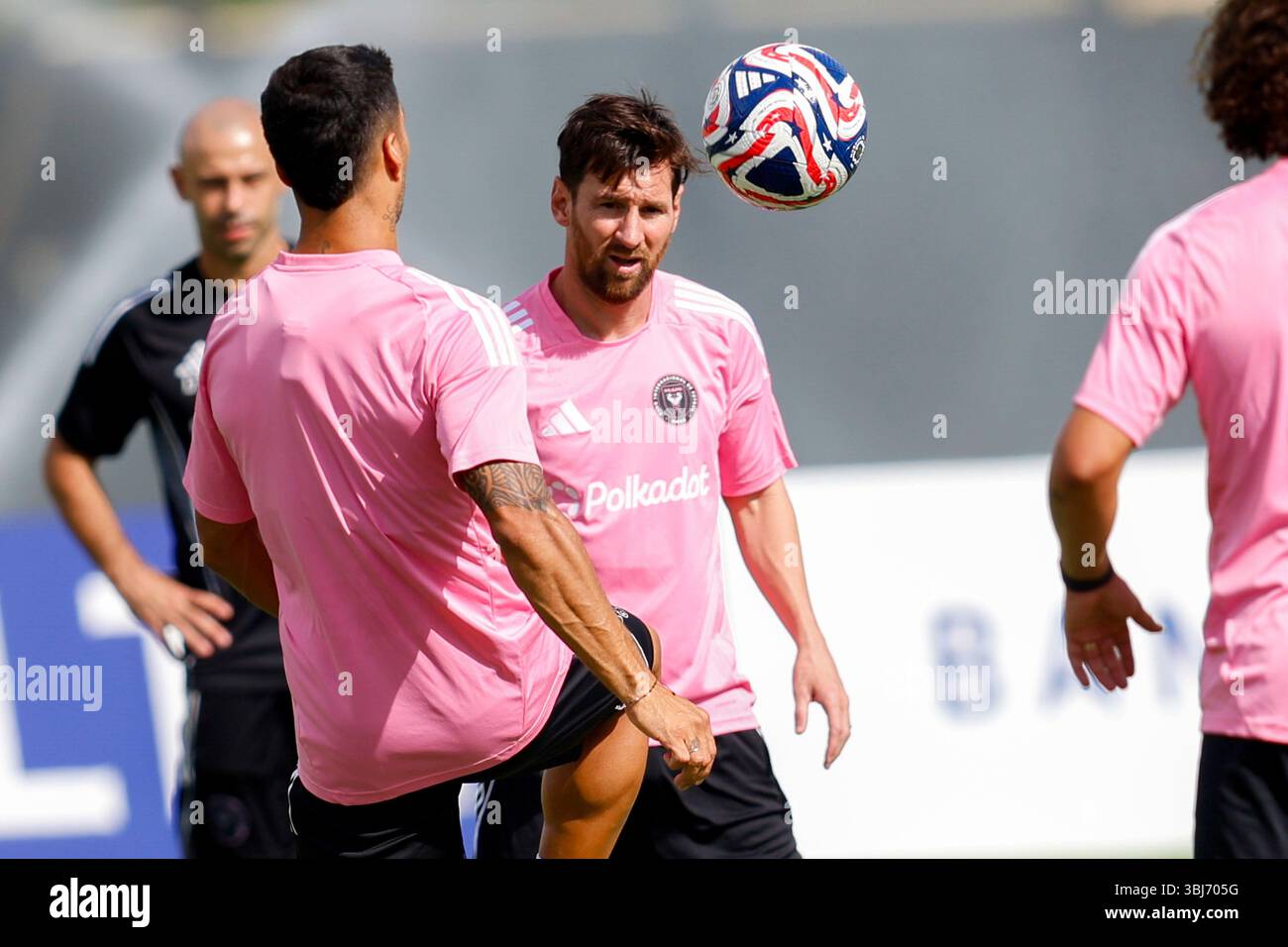FORT LAUDERDALE, FLORIDA - JUNE 13: Lionel Messi (10) of Inter Miami CF ...