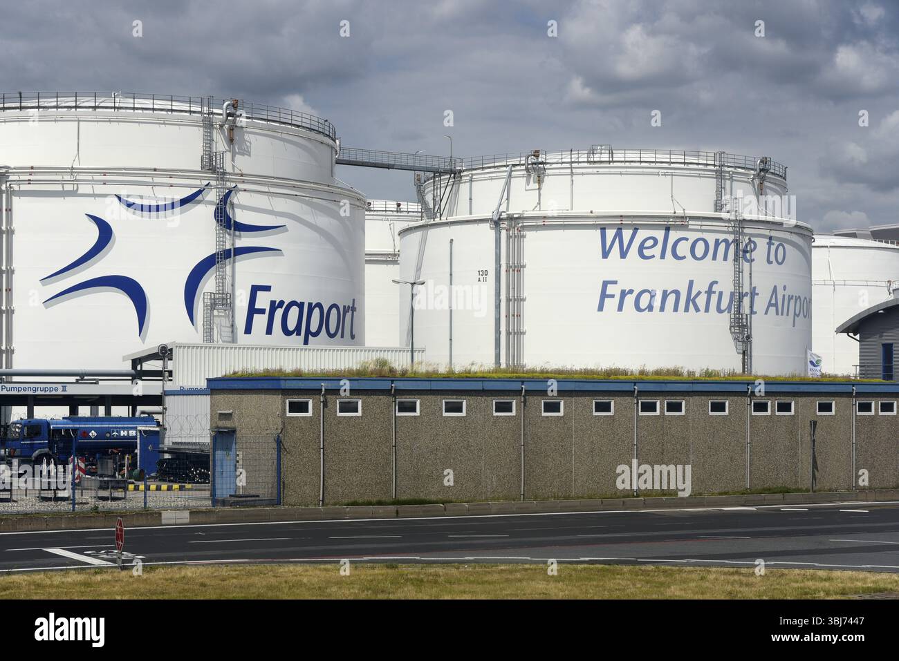 Welcome to frankfurt airport hi-res stock photography and images - Alamy