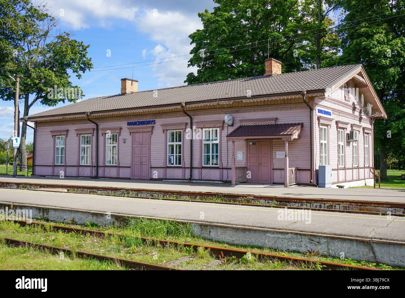 Small heritage station hi-res stock photography and images - Alamy