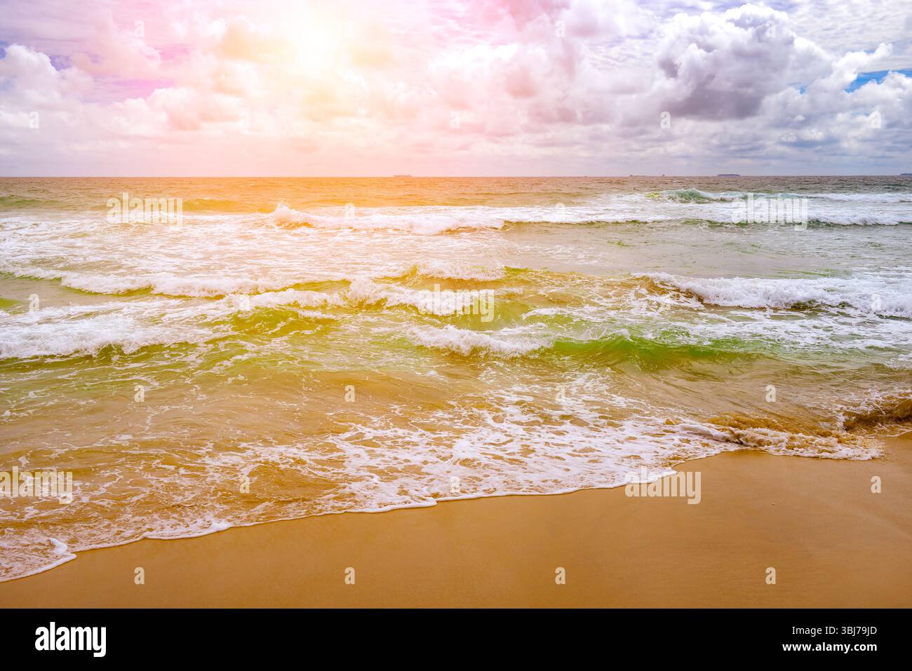 Beautiful sunset sea colorful rays hi-res stock photography and images - Alamy
