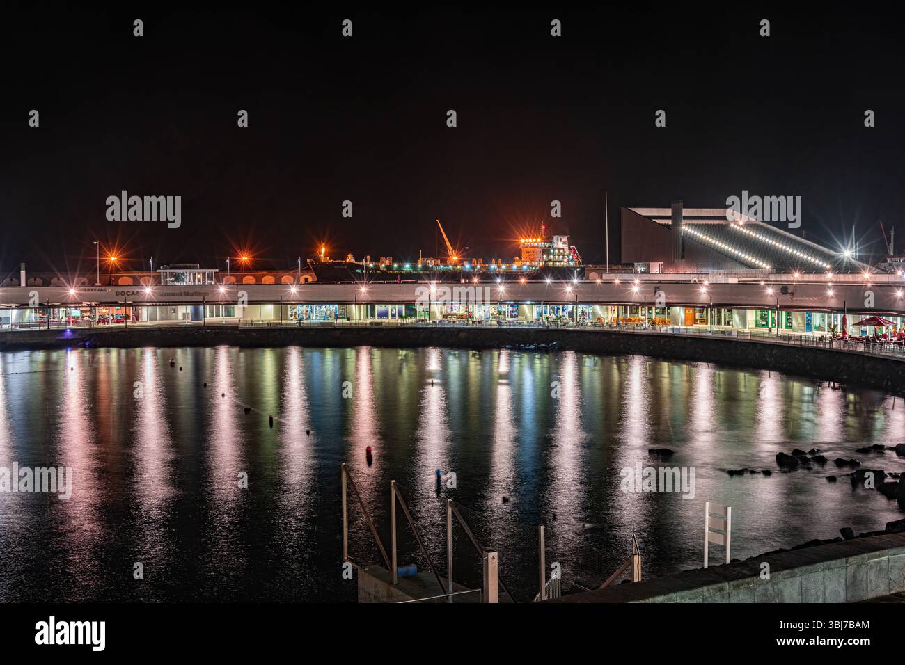 Horta bay hi-res stock photography and images - Alamy