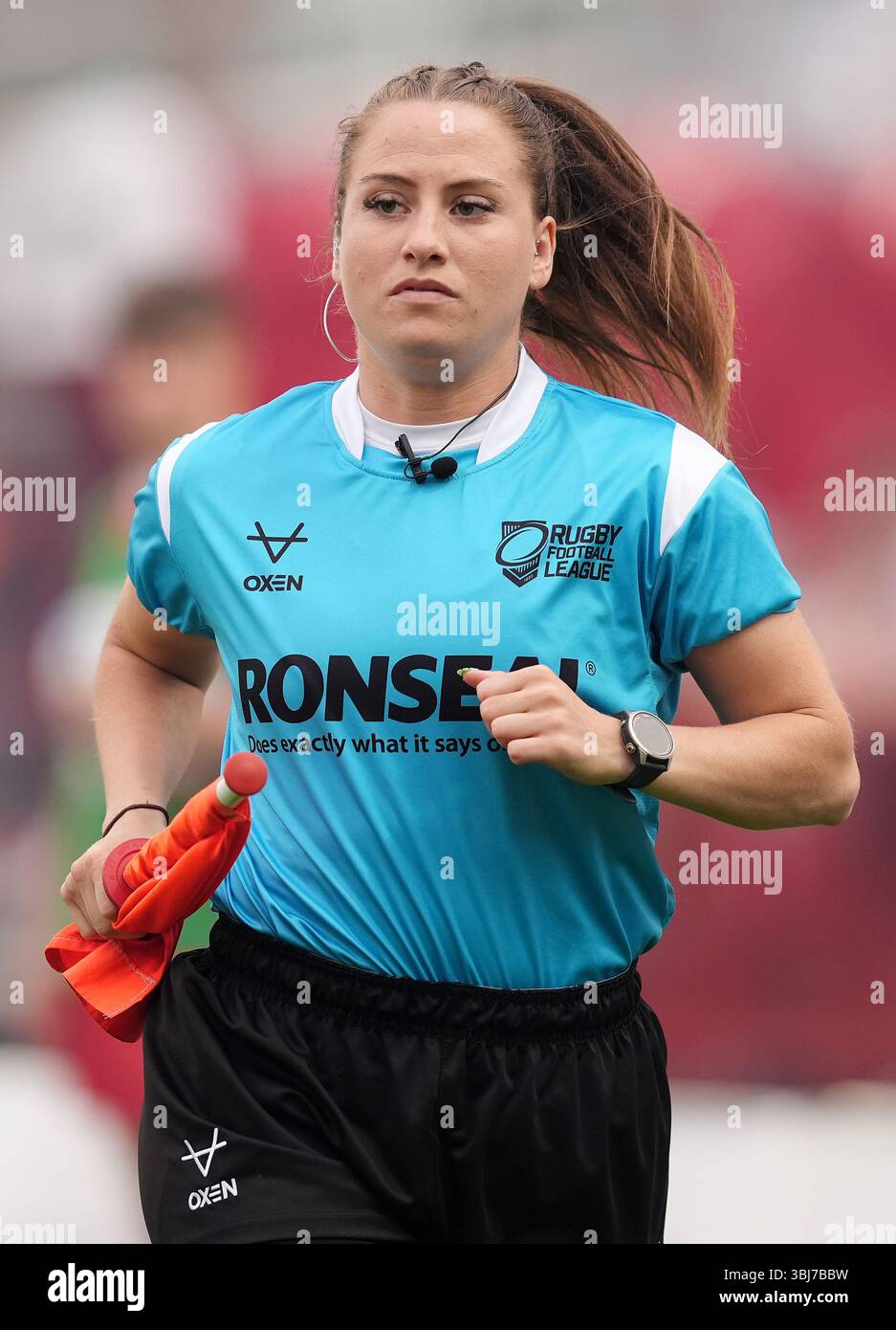Touch judge Tara Jones during the Betfred Super League match at the ...