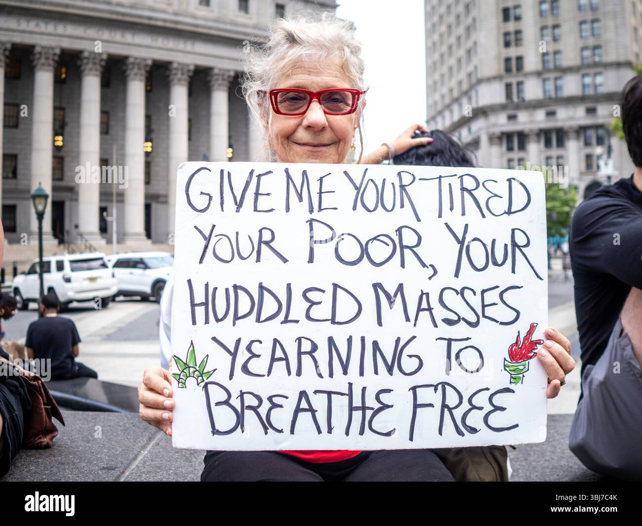 Give me your huddled masses hi-res stock photography and images - Alamy