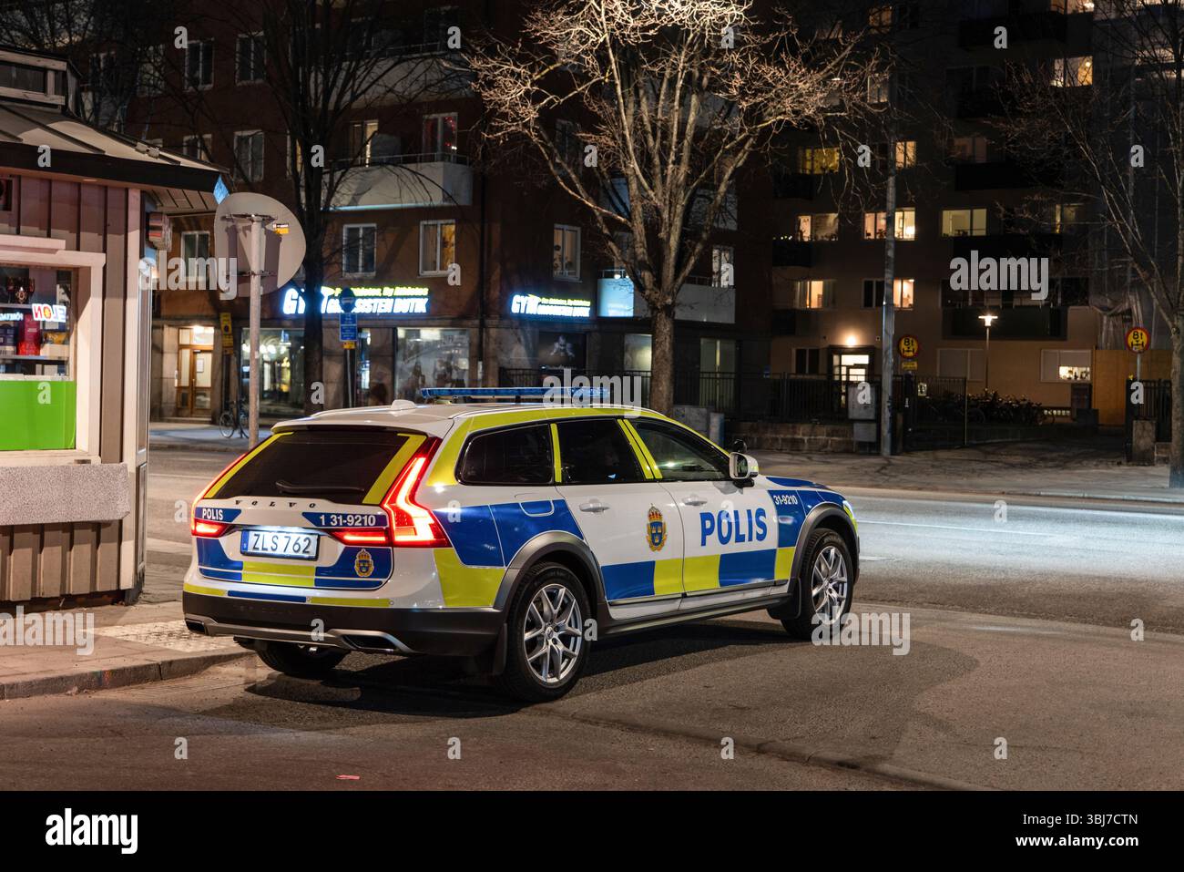 Police patrolling at night hi-res stock photography and images - Alamy
