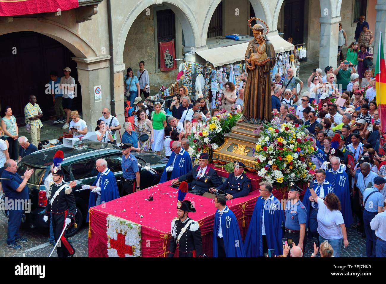 Padua, Italy. June 13th, 2025. St. Anthony day. The statue and relics of the Saint in procession ...
