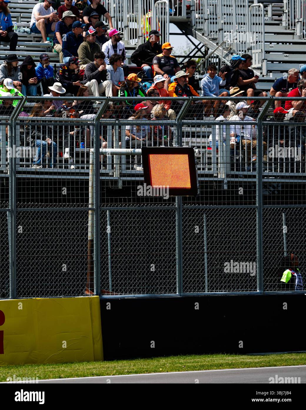 Red flag marshall, commissaire de piste, marshal, marshalls, marshals ...