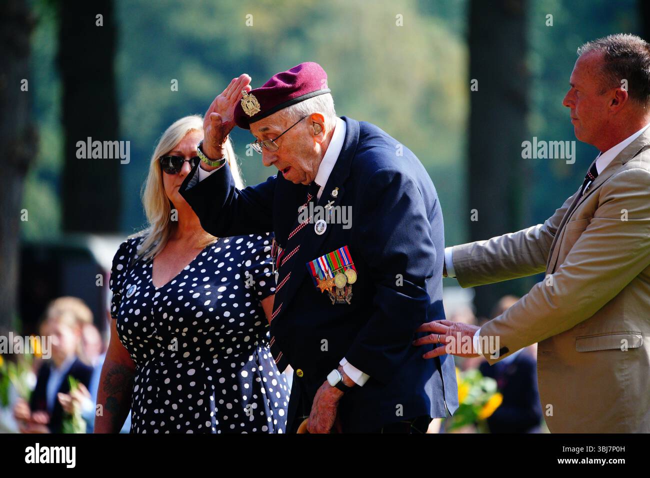 File photo dated 22/09/24 of Arnham veteran Geoff Roberts (centre ...
