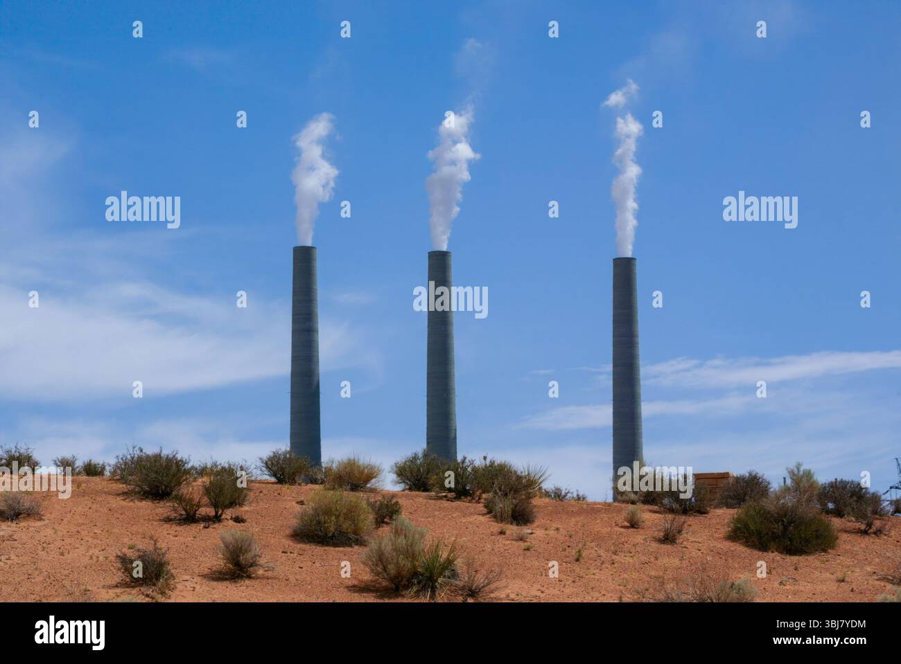 Smokestacks navajo generating station hi-res stock photography and ...