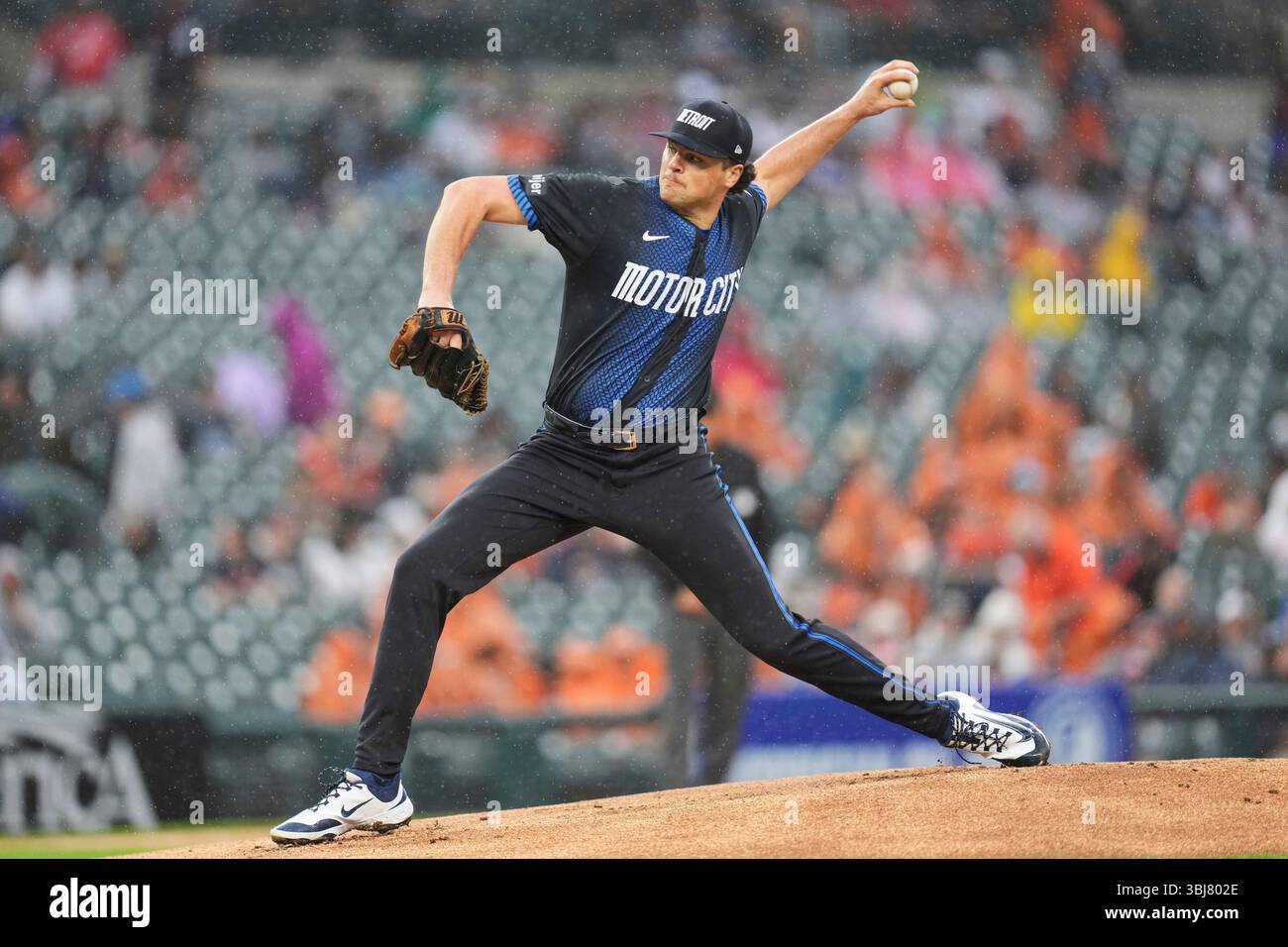 Detroit Tigers pitcher Brant Hurter throws against the Cincinnati Reds ...