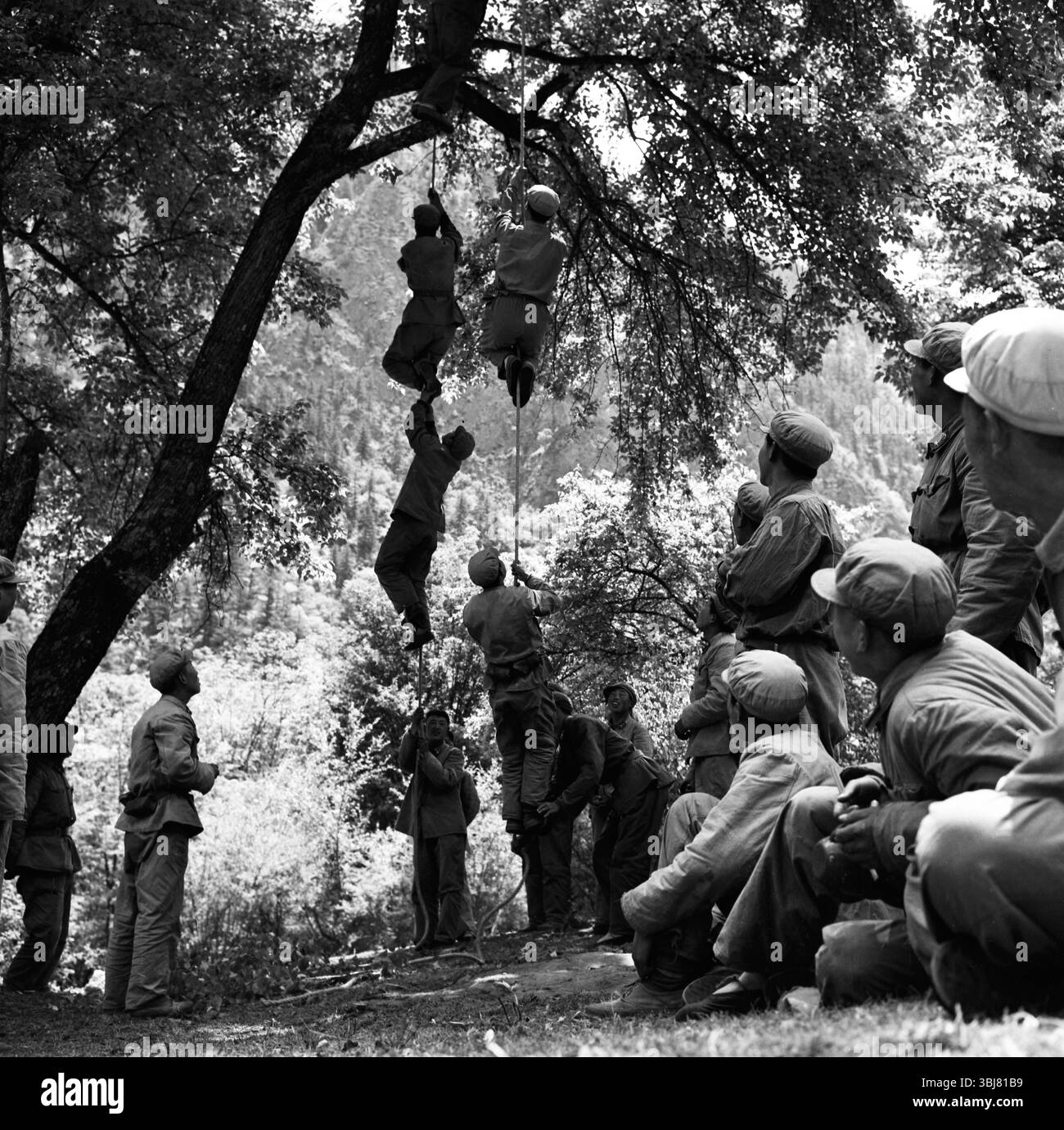 1970s chinese army soldiers hi-res stock photography and images - Alamy