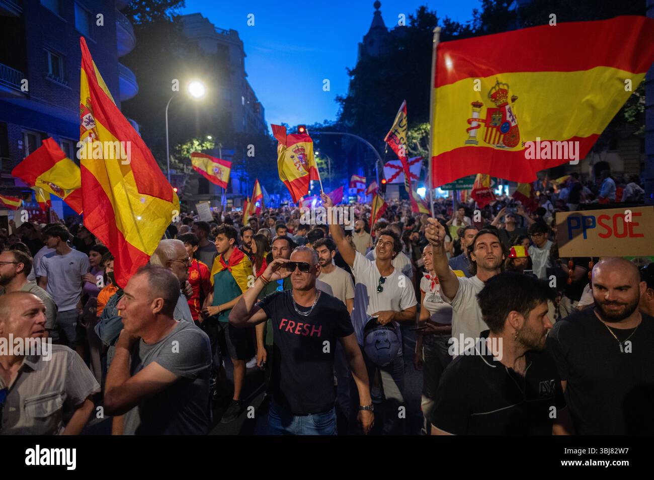 Central far right hi-res stock photography and images - Alamy