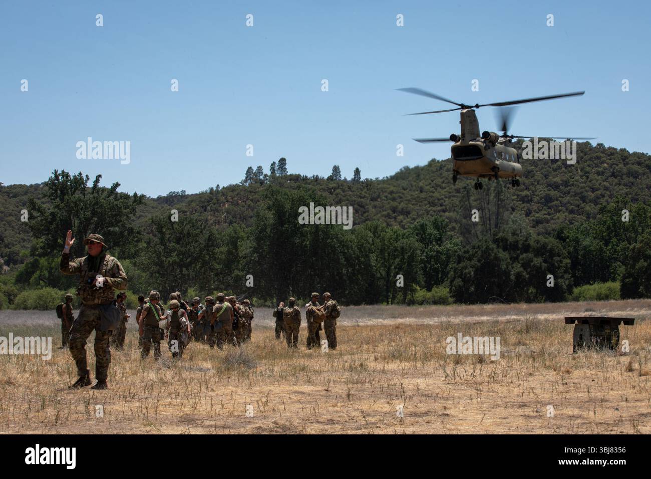 U.S. Army Reserve Soldiers, assigned to the 801st Field Hospital ...