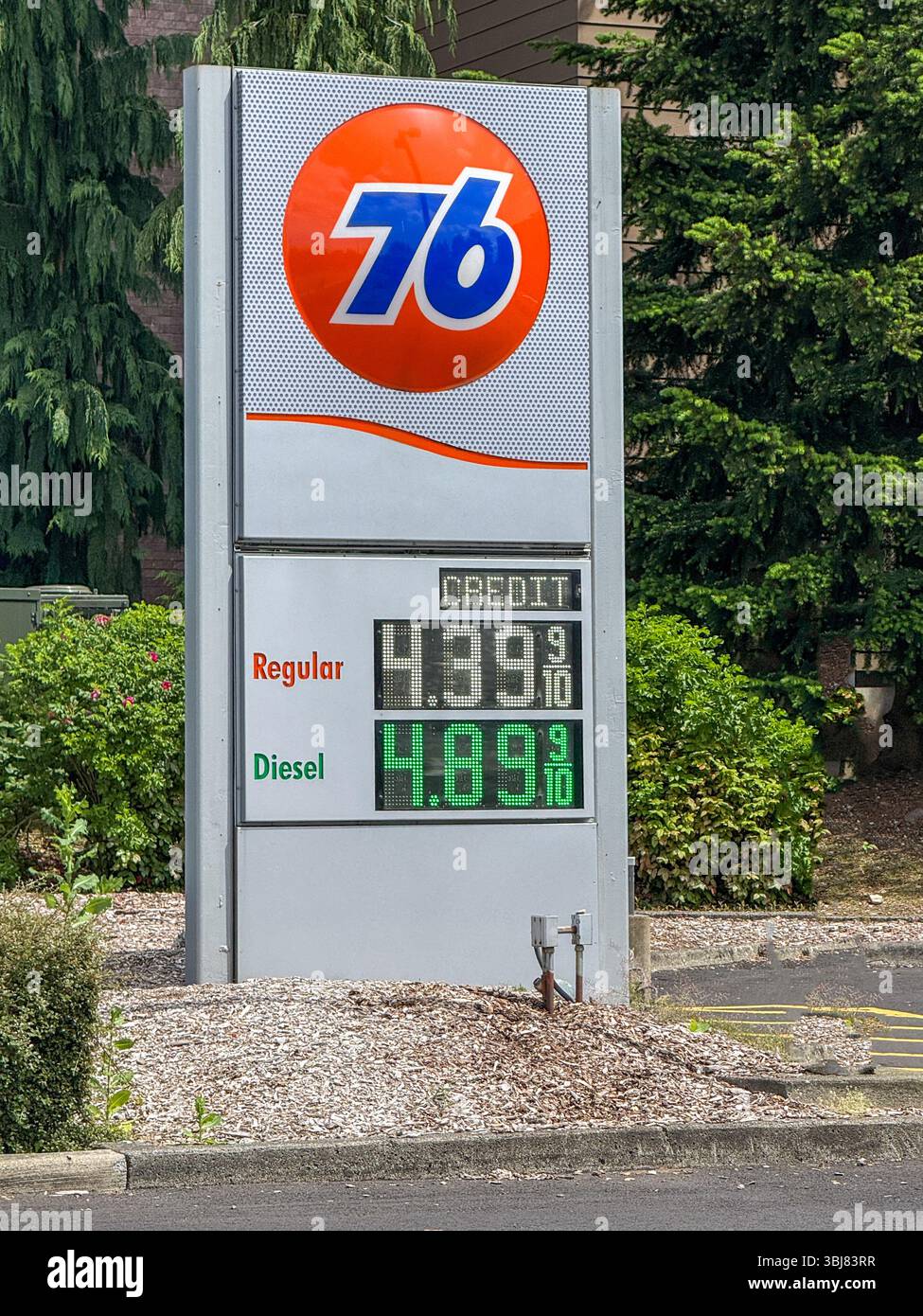 76 gas station hi-res stock photography and images - Alamy