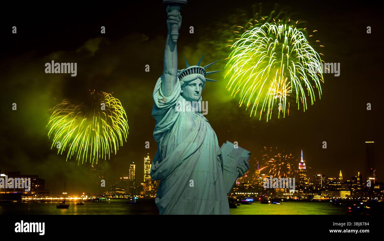 July 4th Independence day fireworks show with skyline over Hudson River ...