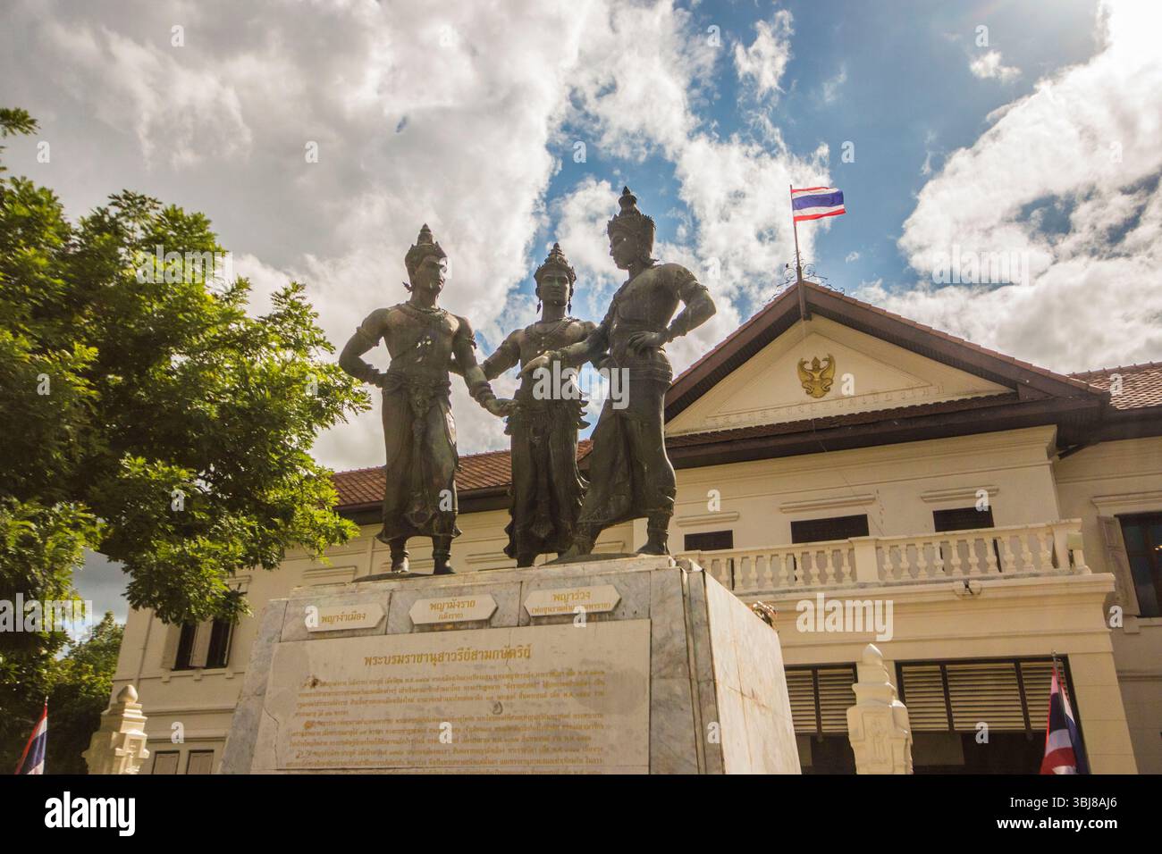 The three kings monument in Chiang Mai, Thailand Stock Photo - Alamy