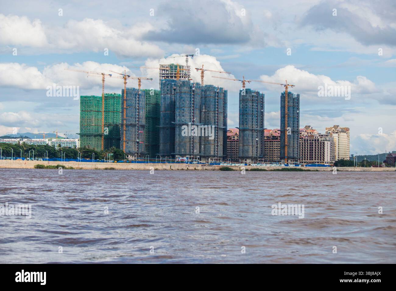 Chinese construction in the Laotian golden triangle special economic ...