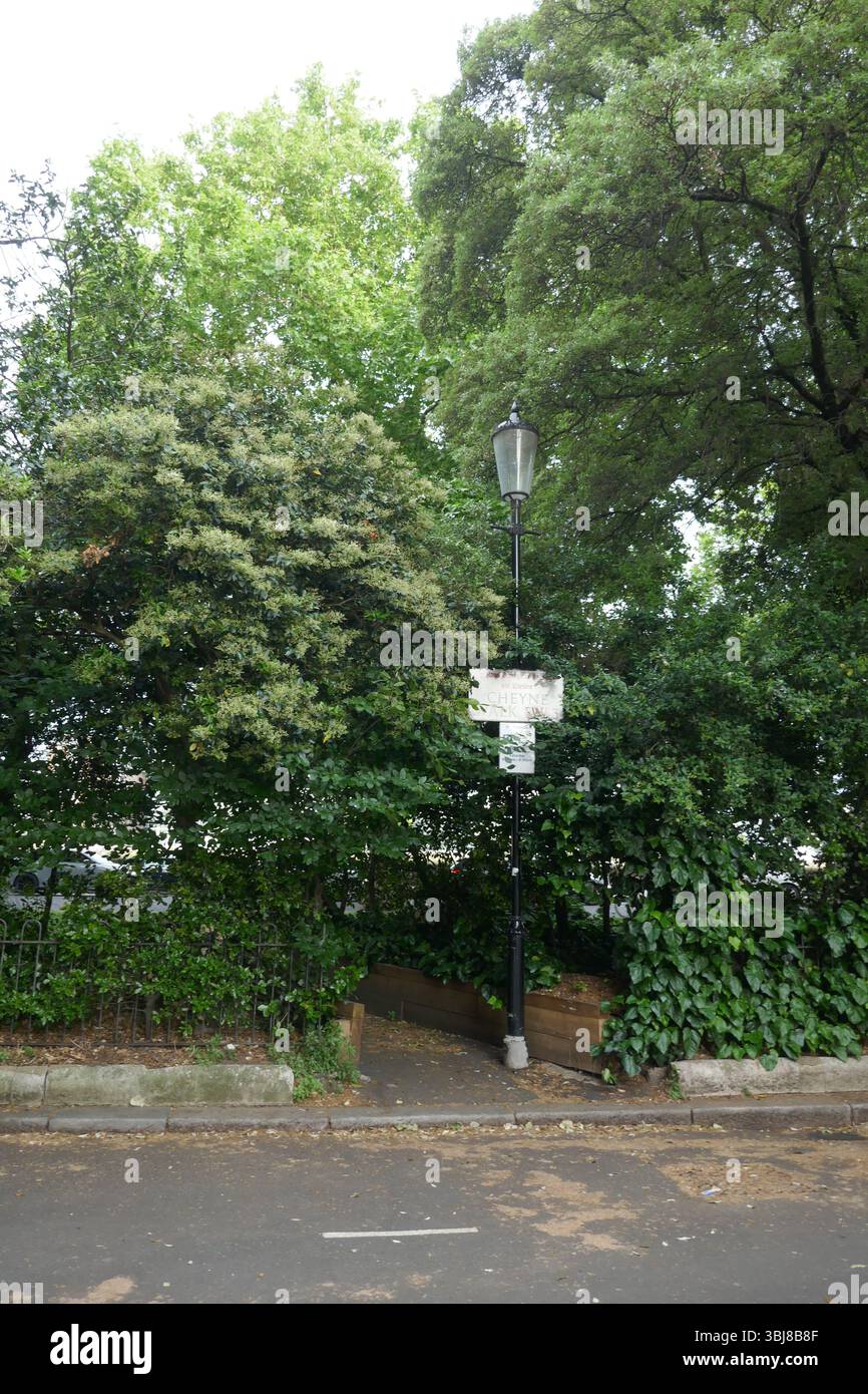 London, England 31st May 2025 Cheyne Walk on May 31, 2025 in London ...