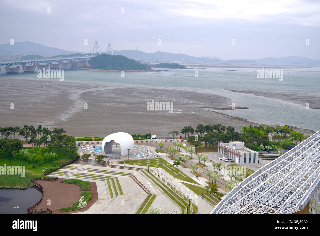 Jeongseojin square hi-res stock photography and images - Alamy