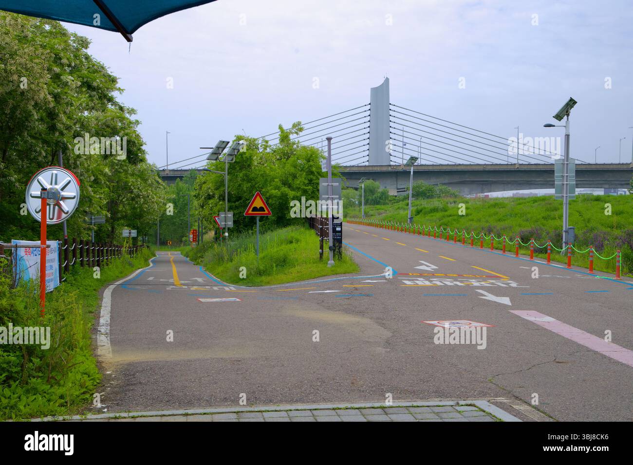 Incheon, South Korea - May 19th 2025: A switchback descent from the Ara ...