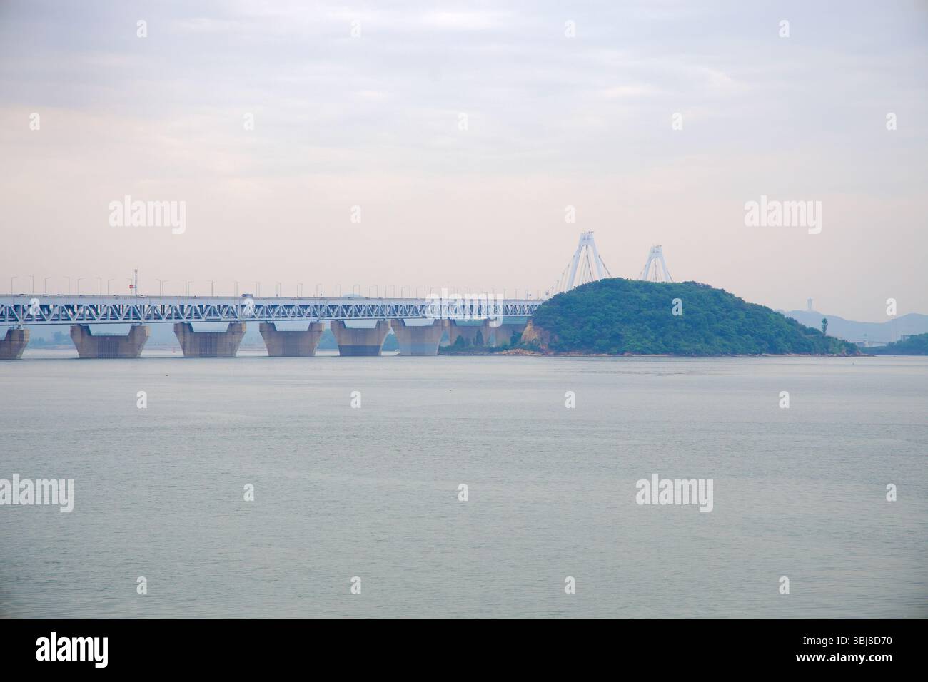 Yeongjong bridge hi-res stock photography and images - Alamy