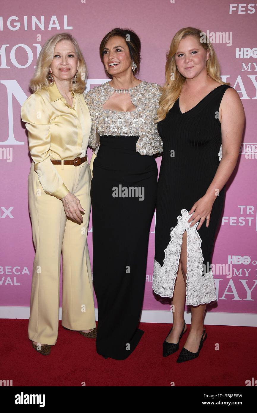 (L-R) Diane Sawyer, Mariska Hargitay and Amy Schumer attend the 'My Mom Jayne: A Film by Mariska ...