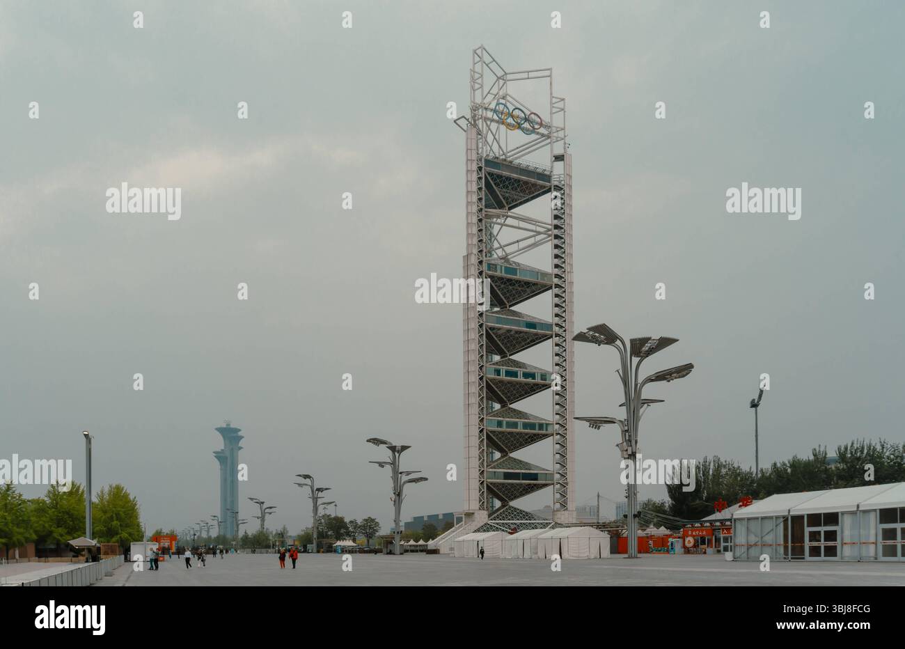 Linglong pagoda hi-res stock photography and images - Alamy