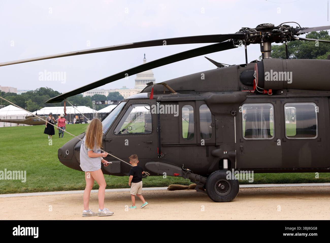 Armys 250th birthday celebration parade in Washington, District of ...