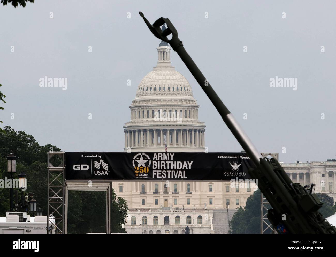 Armys 250th birthday celebration parade in Washington, District of ...